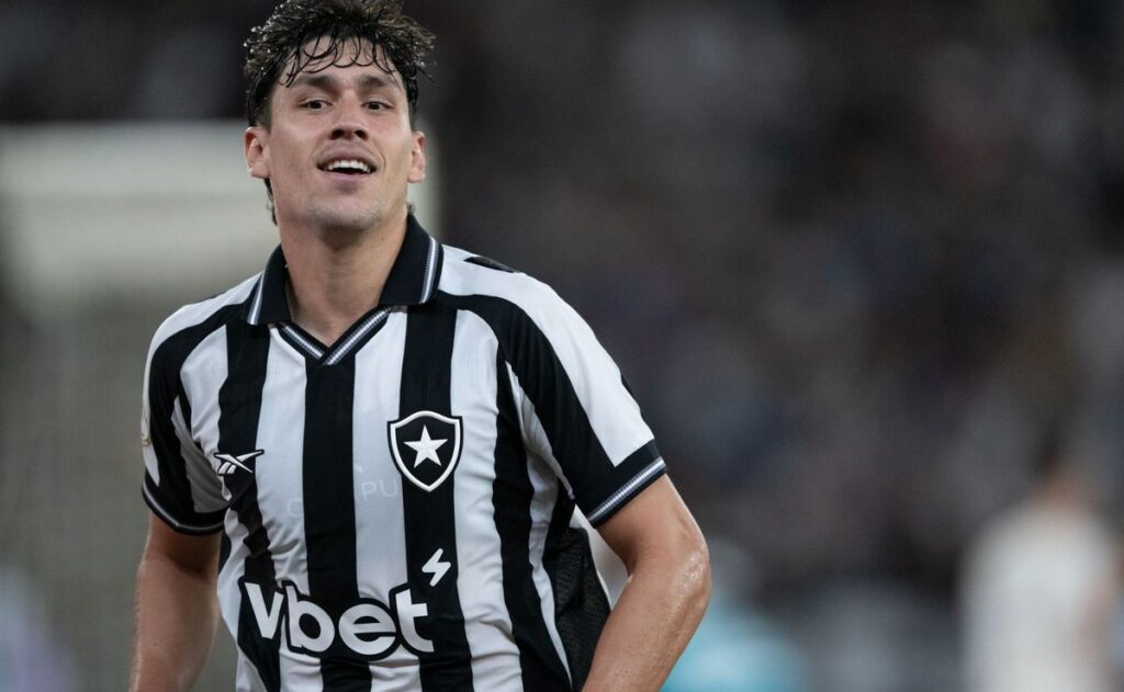 Gol contra de Ferraresi gera revolta e vira jogo do Botafogo